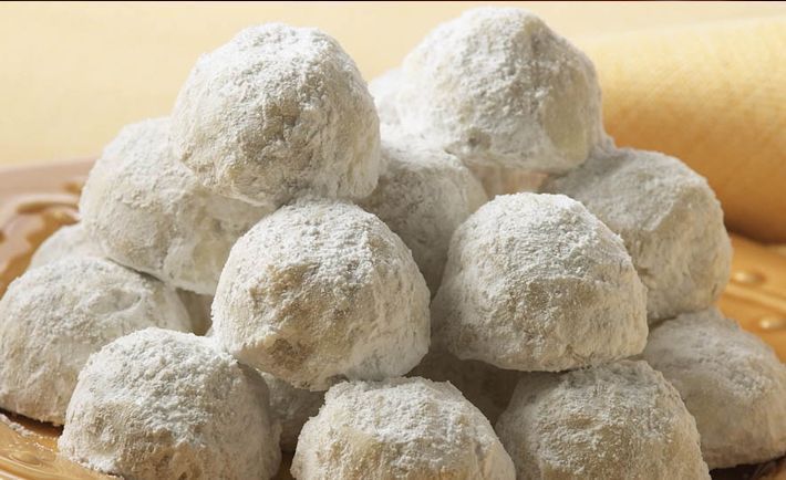 Walnut Kisses Cookies | www.pecaninis.com